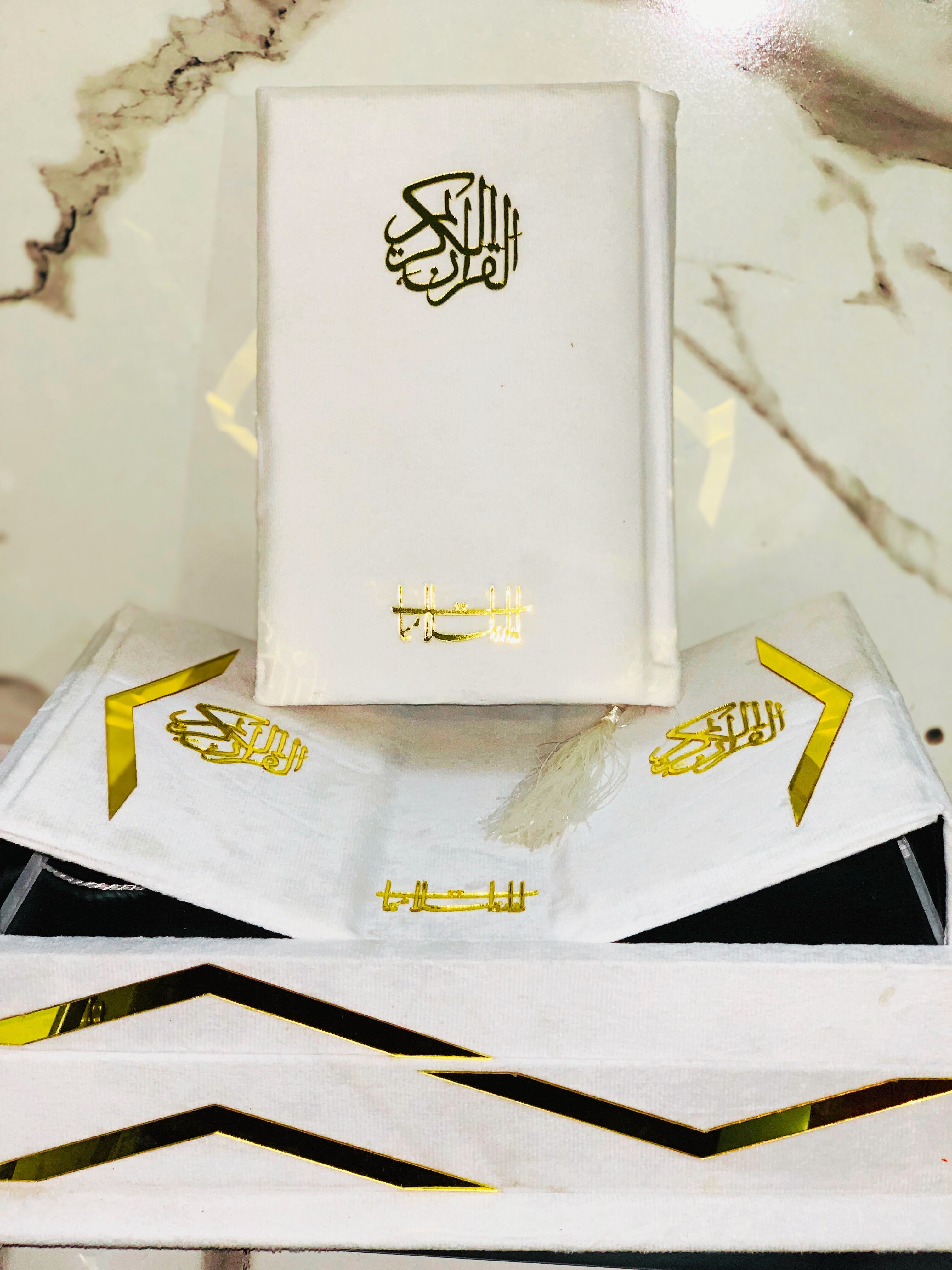 White Quran with Velvet boxing – zavydecor